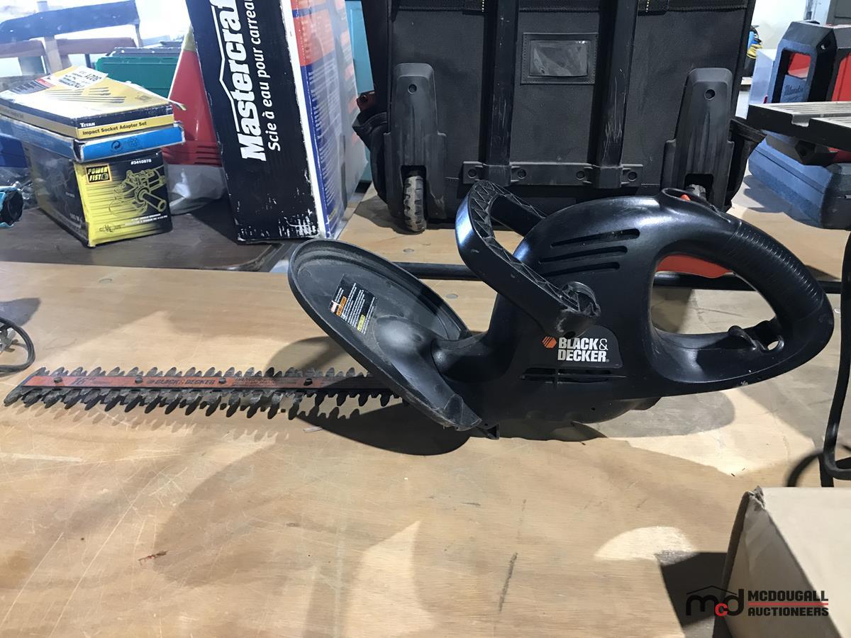 3300 Black & Decker Hedge Trimmer
